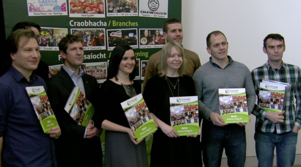 Cearta Teanga = Cearta Daonna